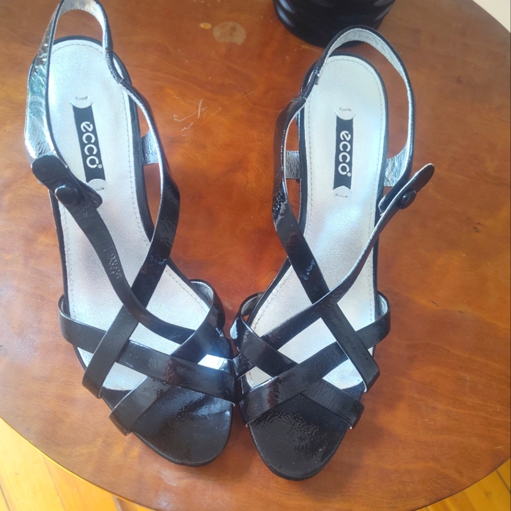 Ecco Black Patent Strappy Slingback Sandals - Gem